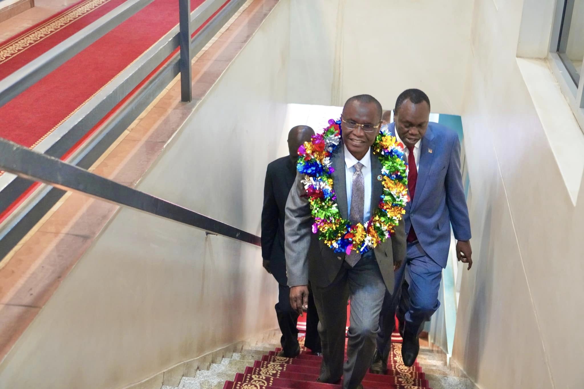 Ministry staff extend warm welcome to new Minister - MINISTRY OF ...