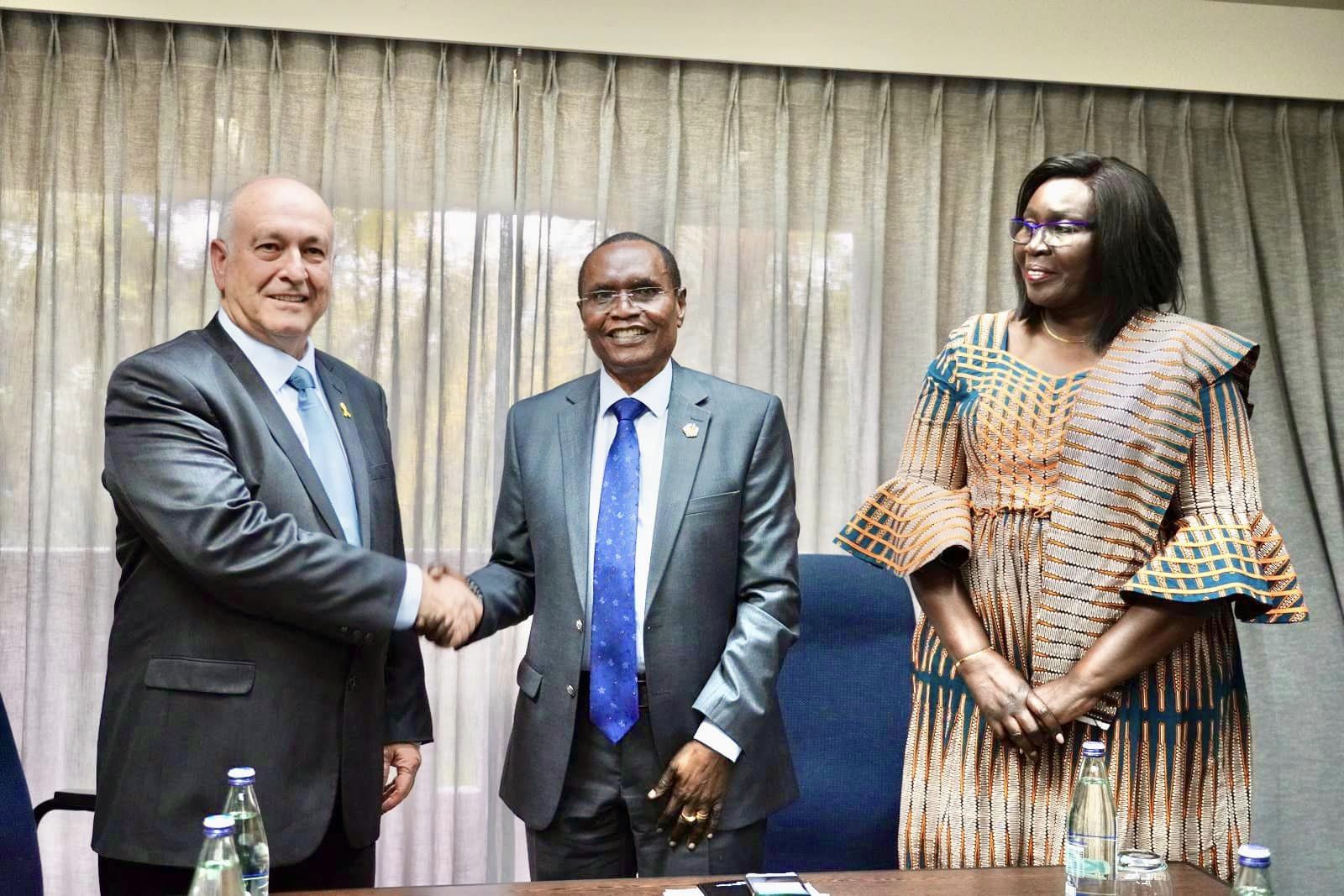 Minister of Foreign Affairs arrives in Addis Ababa, holds meeting with ...
